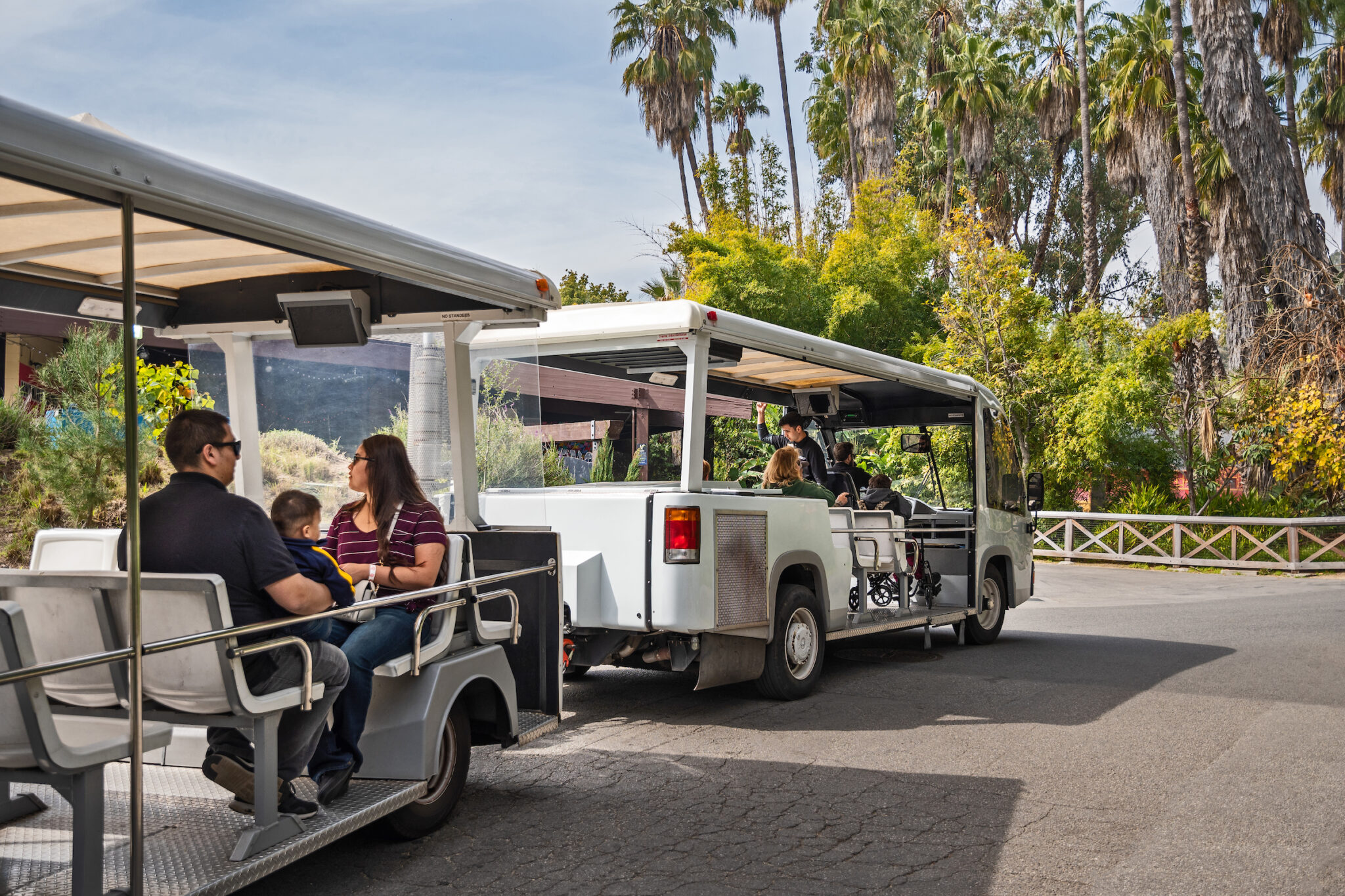 Safari Shuttle - Los Angeles Zoo and Botanical Gardens